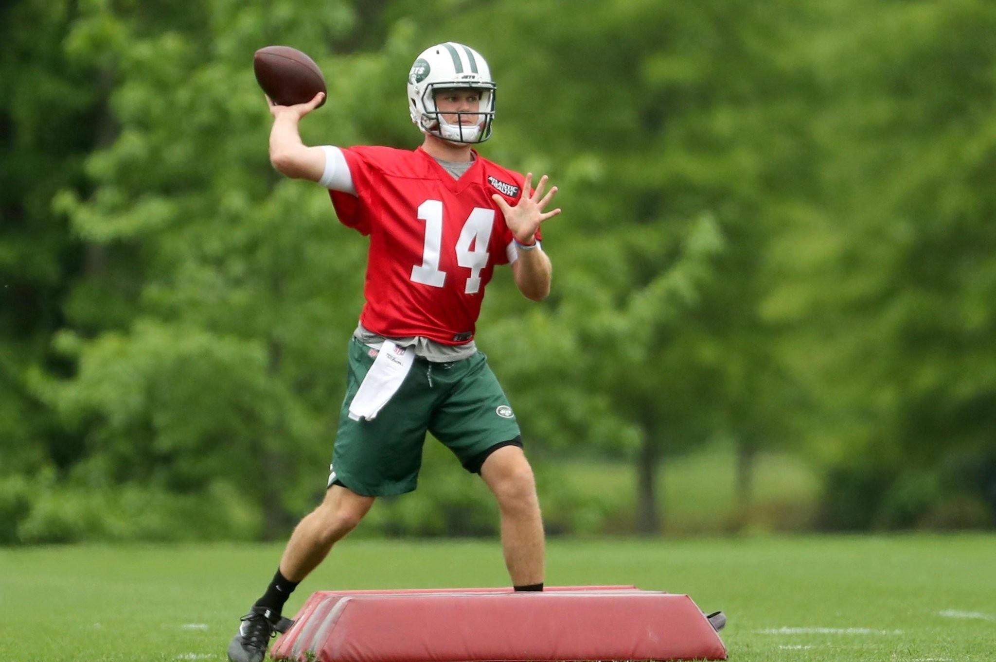 WATCH: Sam Darnold highlights from Day 1 of Jets minicamp