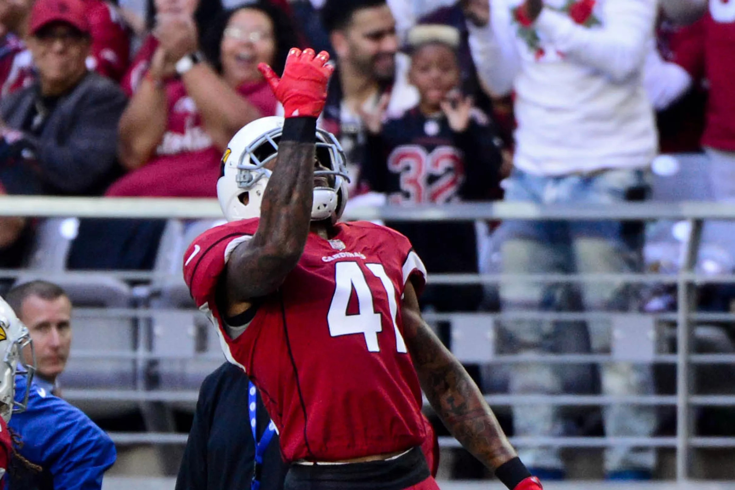 Arizona Cardinals pick up Antoine Bethea's 2018 contract per report