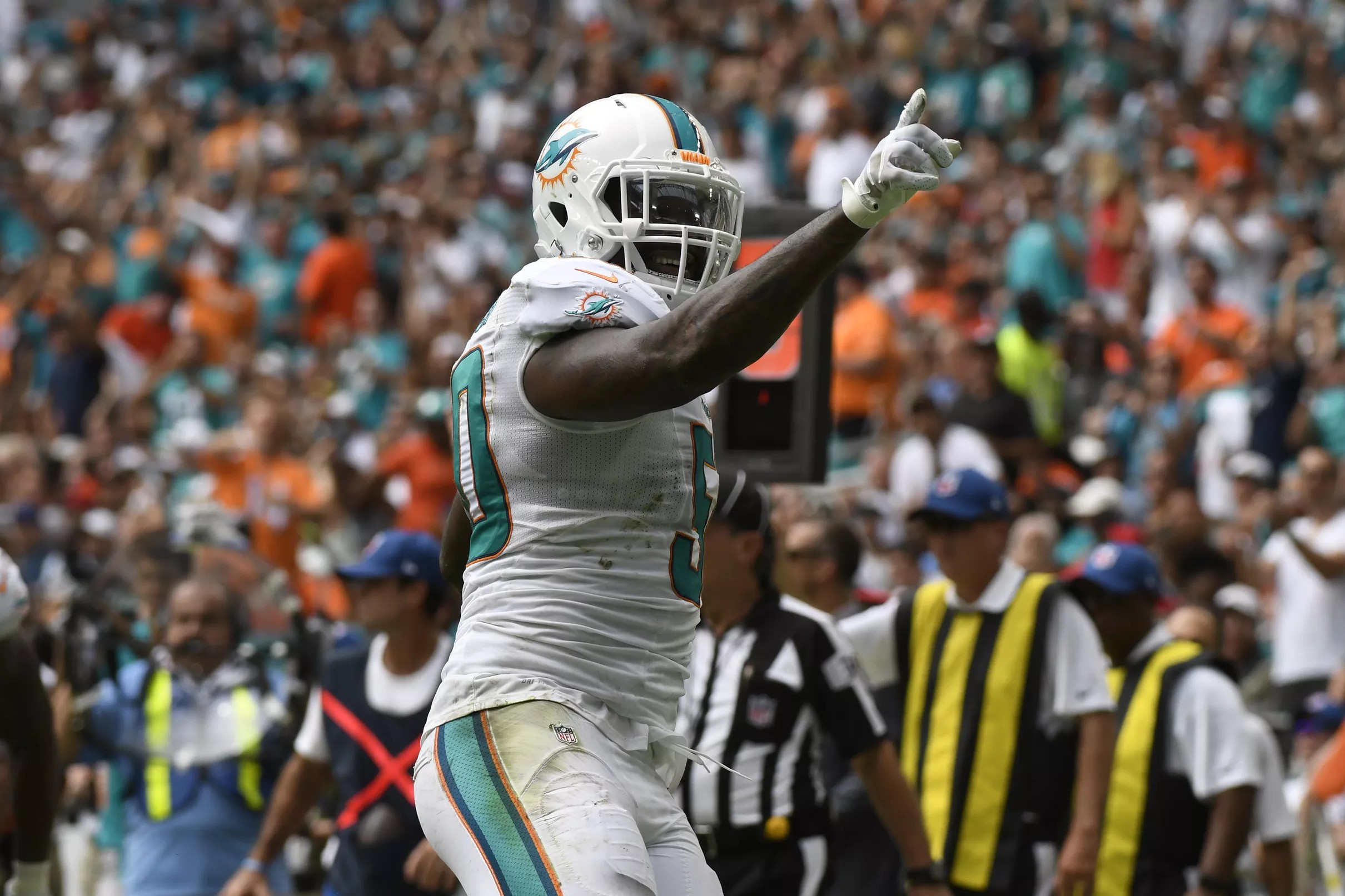 Arizona Cardinals bring in Andre Branch for a visit