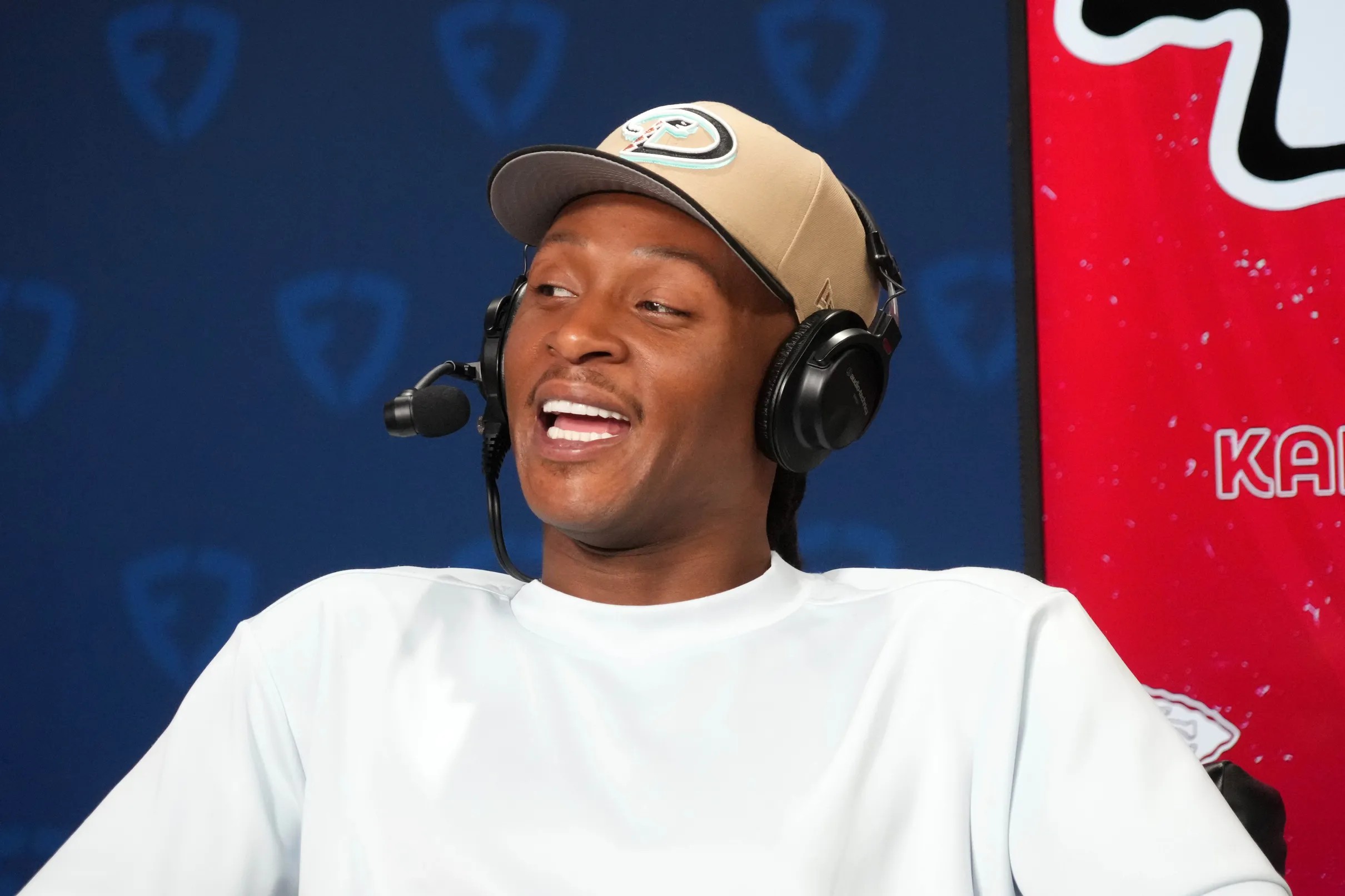 DeAndre Hopkins may wait until training camp to sign