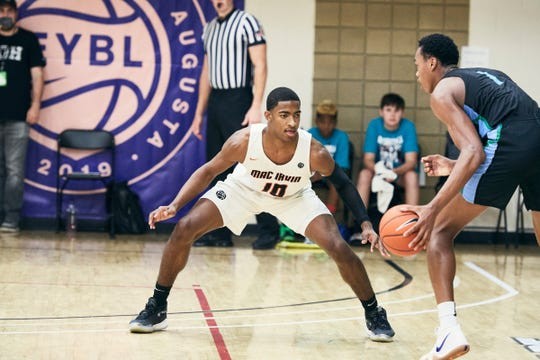 Jace Howard, son of Juwan, commits to Michigan basketball