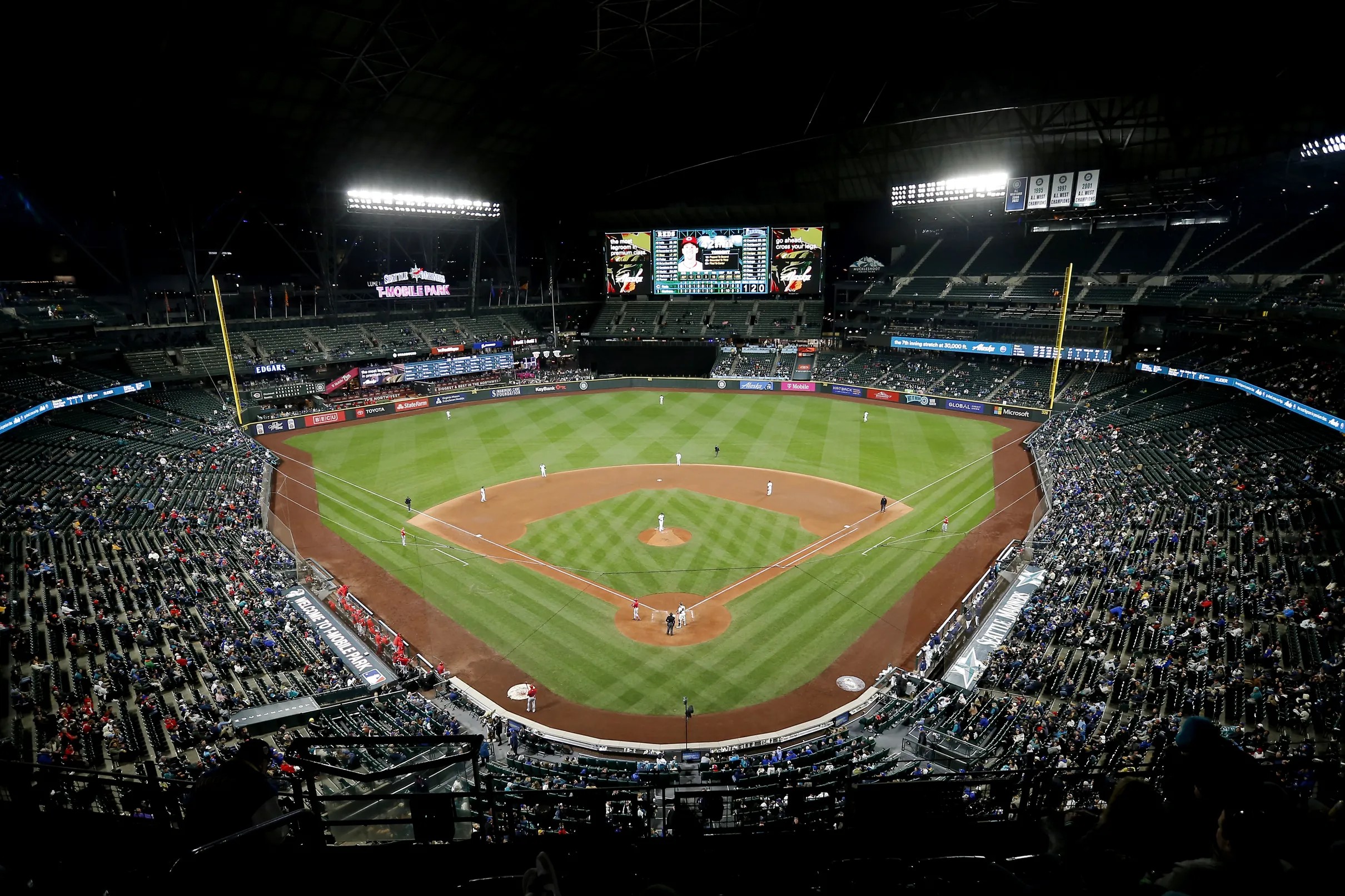 Arizona Diamondbacks GM Mike Hazen: Archie Bradley will be stretched ...