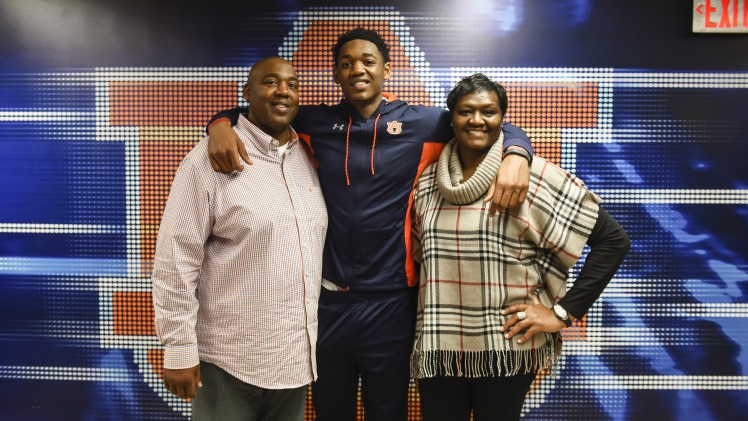 M. Basketball. 'All in the family' - Austin Wiley's debut delights ...