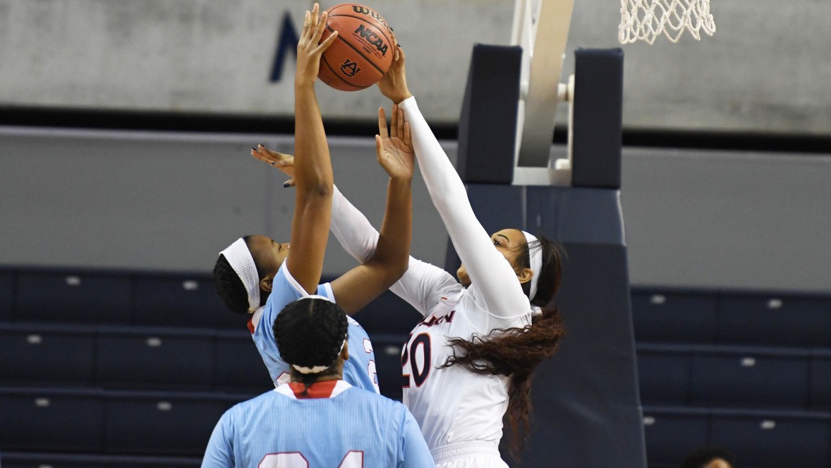 Unique Thompson named SEC Freshman of the Week