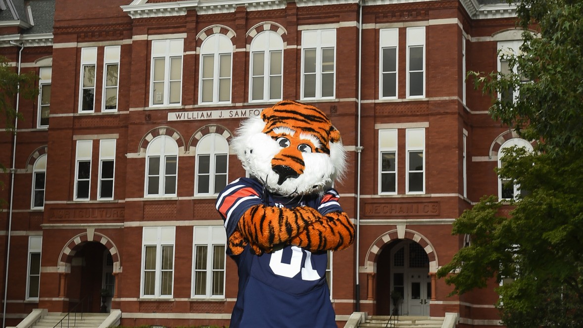Auburn Student-Athletes Receive First-Year SEC Academic Honors