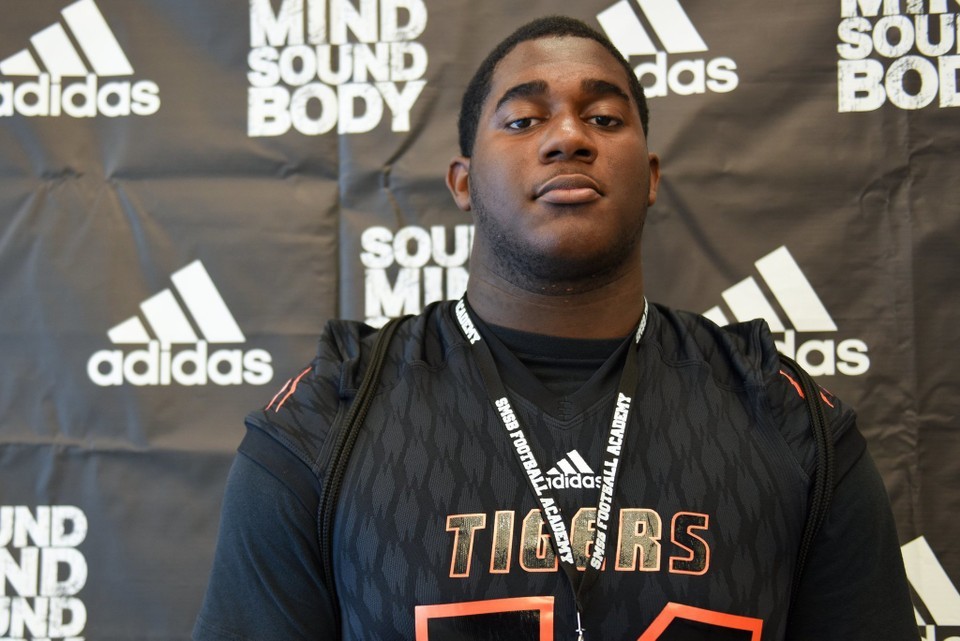 Five-star OL Devontae Dobbs commits to MSU as Spartans' highest rated ...