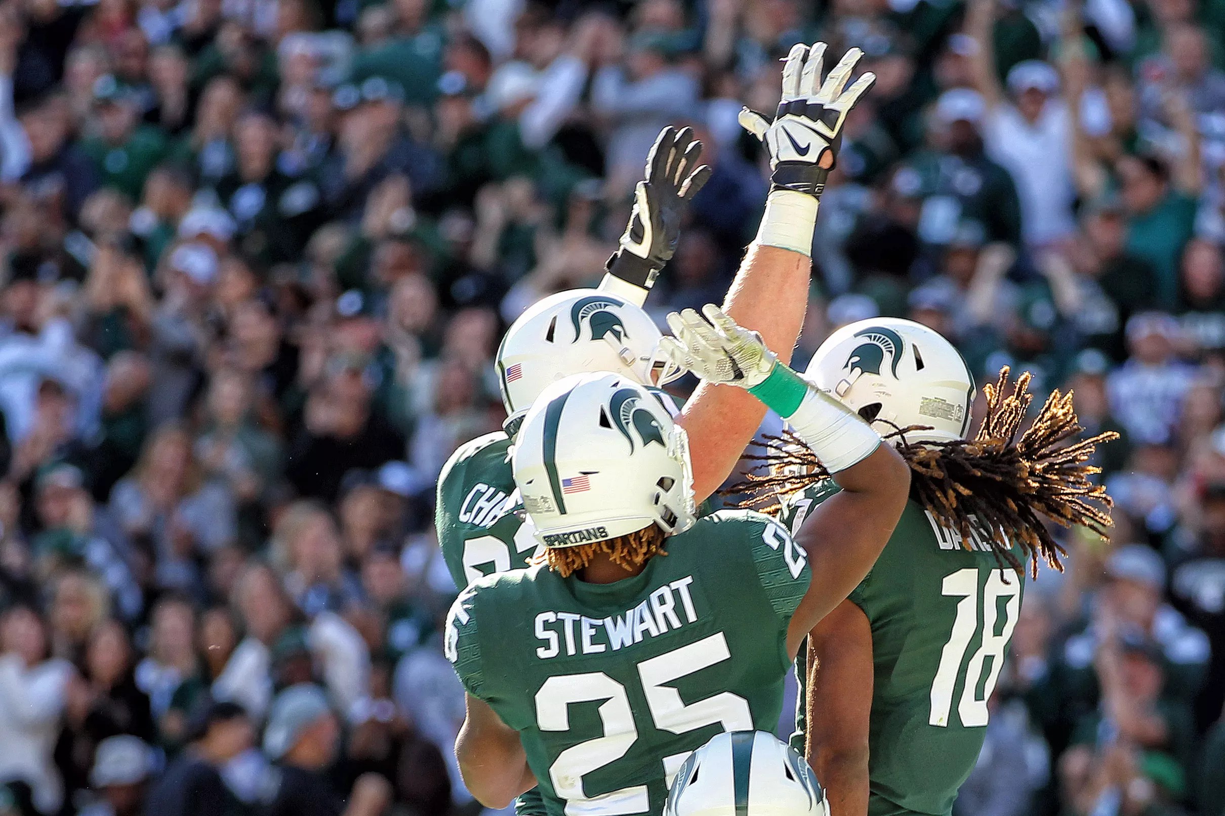 Michigan State holds on to beat Iowa 17-10