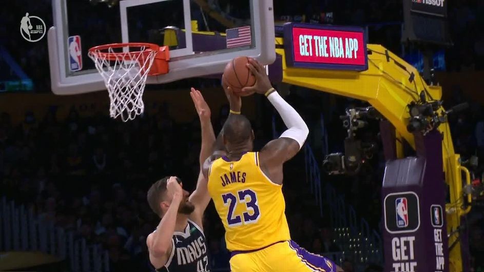 NBA All-Star leaders hold edge as voting enters final days