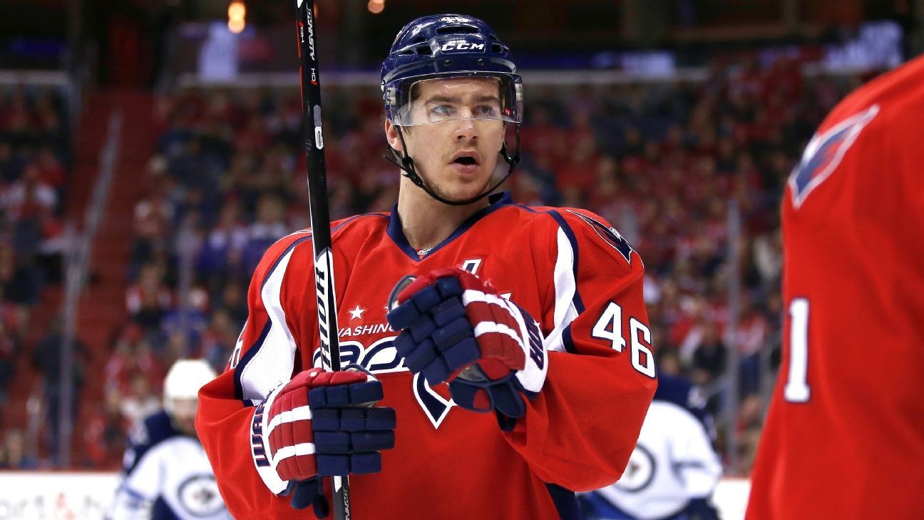 Coyotes sign forward Michael Latta to one-year contract