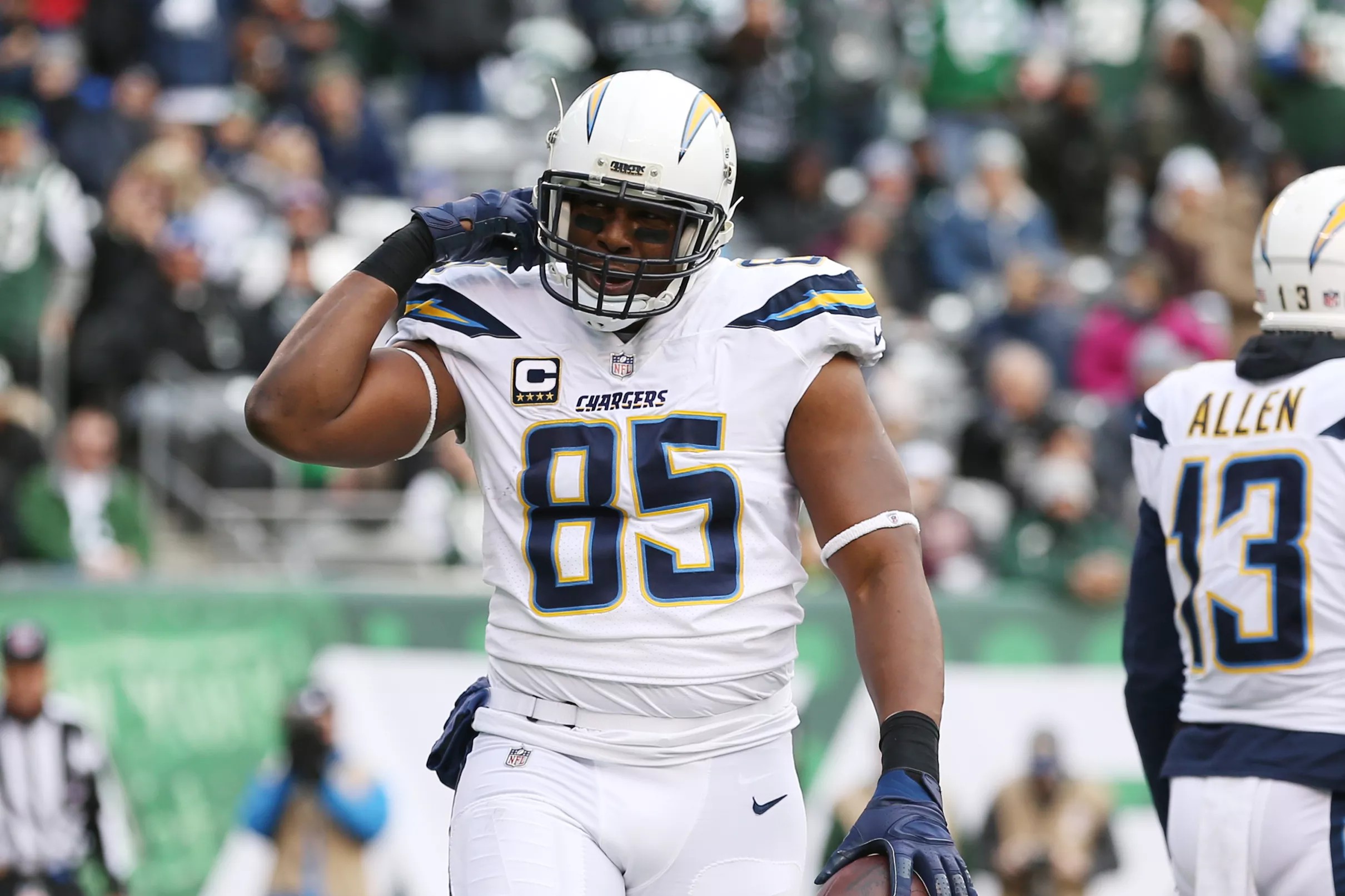 Los Angeles Chargers Daily Links: Antonio Gates Is the Best Tight End ...