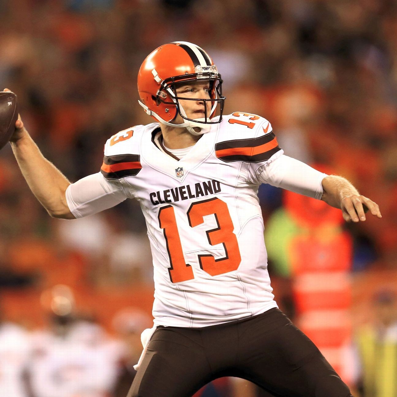 Browns not ready to name McCown starting QB