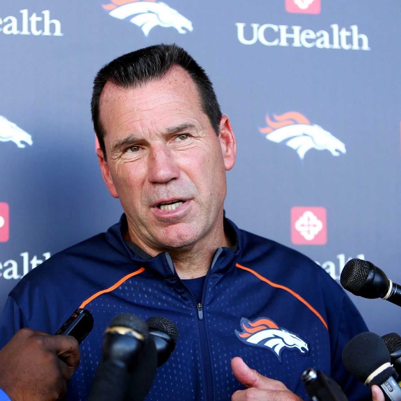 Kubiak halts Broncos practice because of fights, 'selfish' behavior