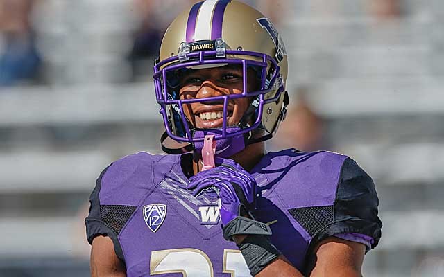 Chris Clark will offer depth for Texans