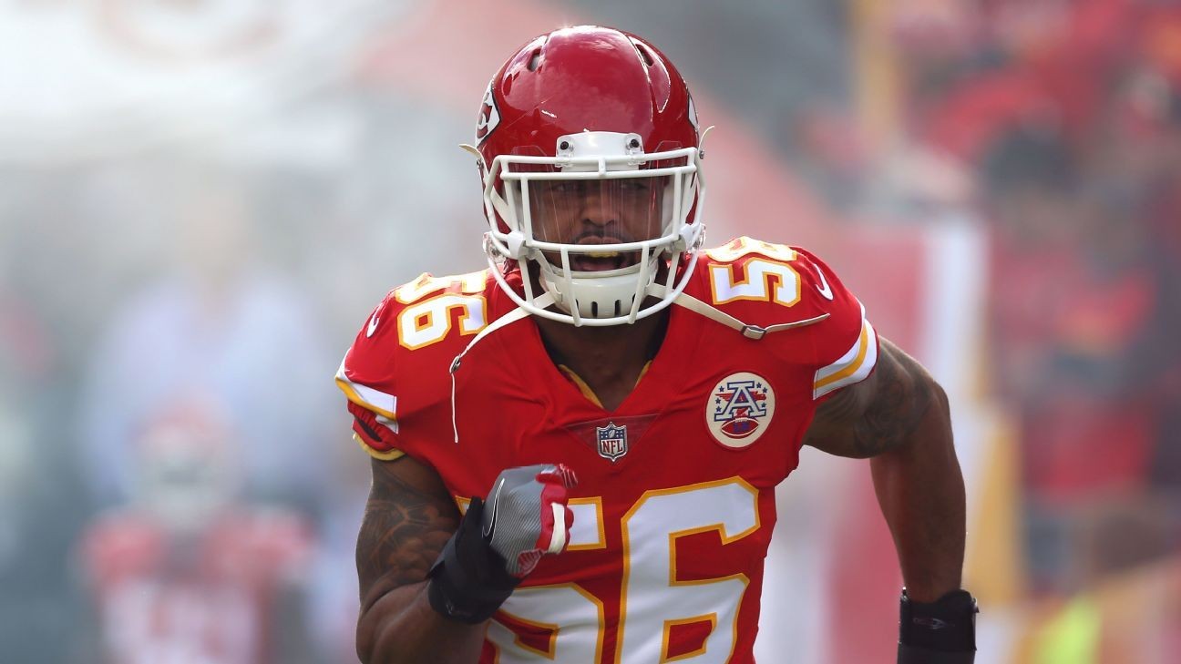 LB Johnson to sign 1-day contract, retire as Chief