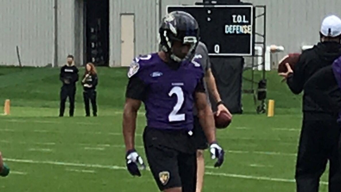 Son of ex-NFL WR Horn has tryout with Ravens