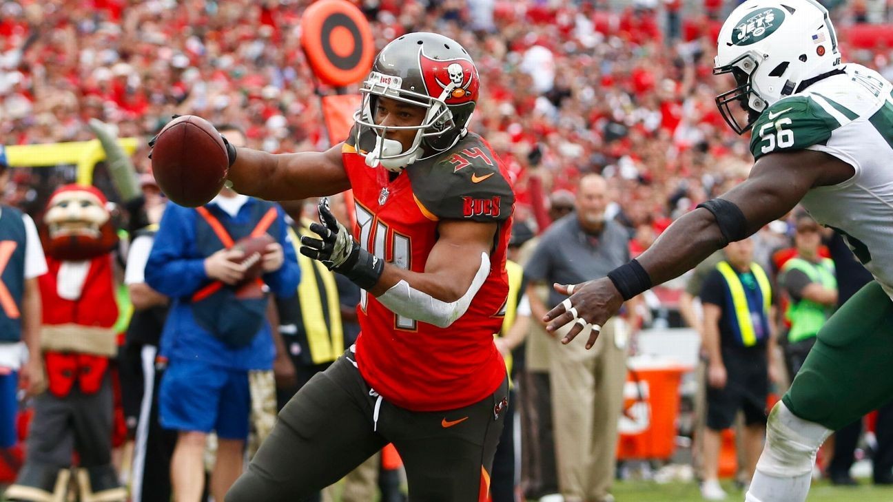 Bucs re-sign Charles Sims, still eyeing running backs in draft