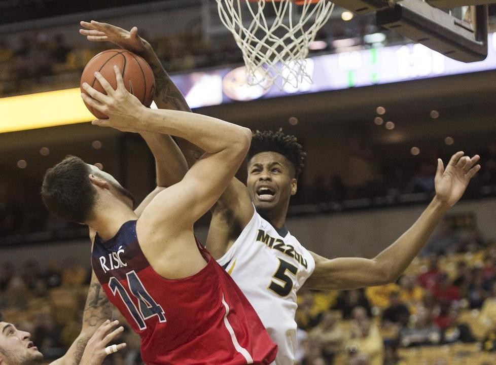 How Missouri basketball's Mitchell Smith changed his body and position
