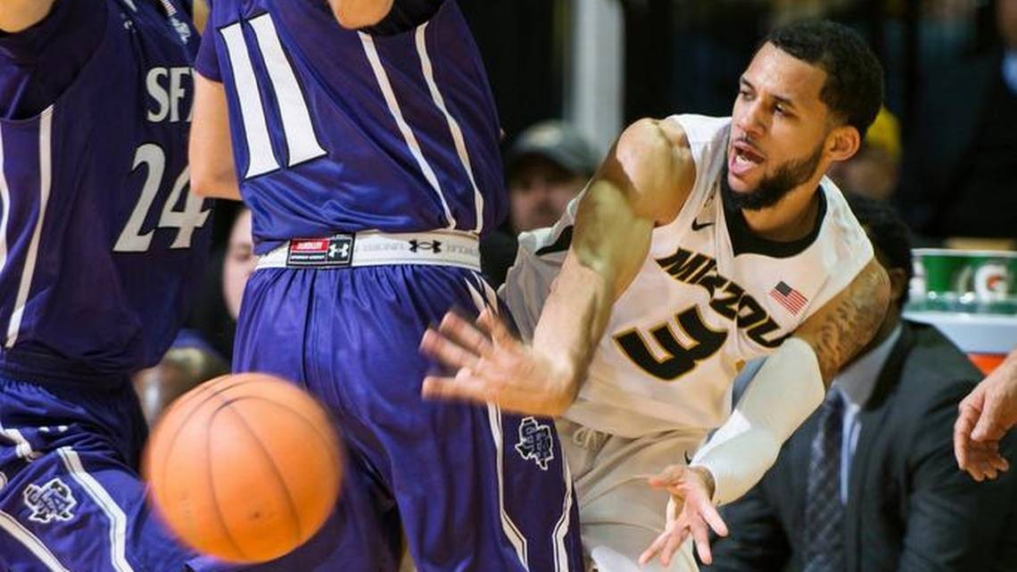 Robertson’s heroics carry Missouri over Stephen F. Austin