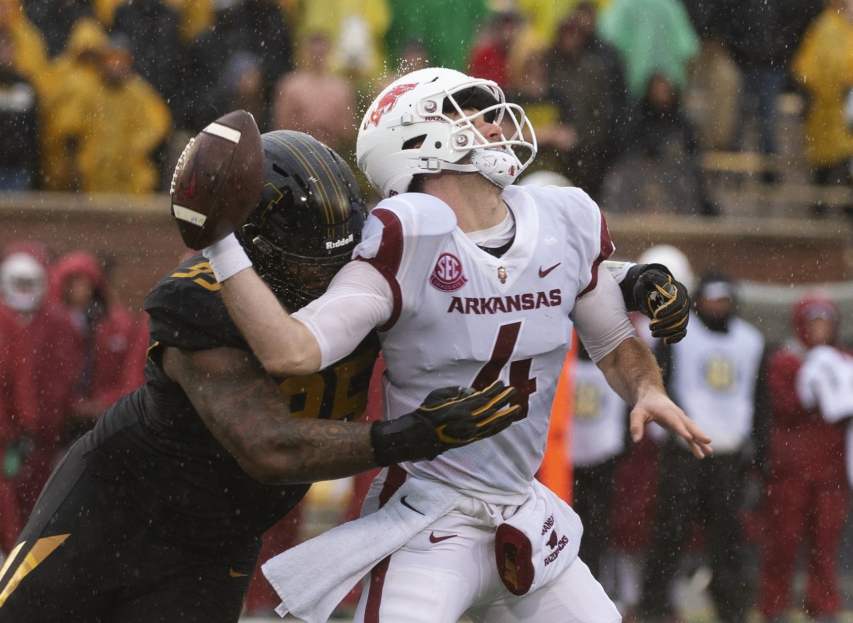 Mizzou's Elliott explodes for three sacks