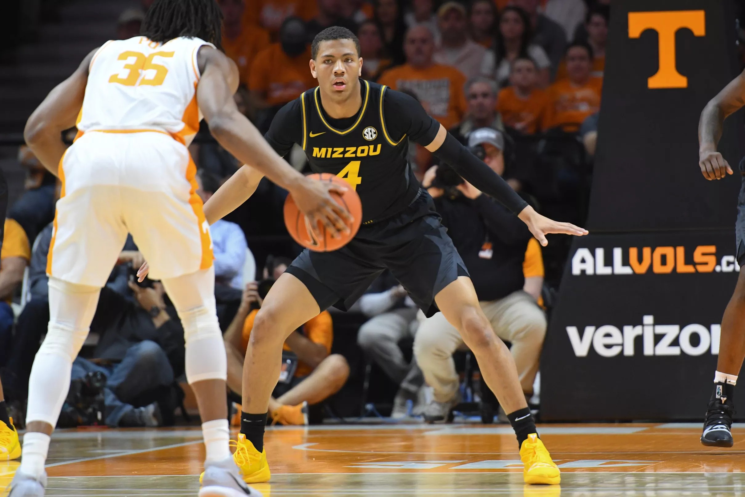 Missouri Football Spring Preview: Who becomes the Tigers' go-to ...