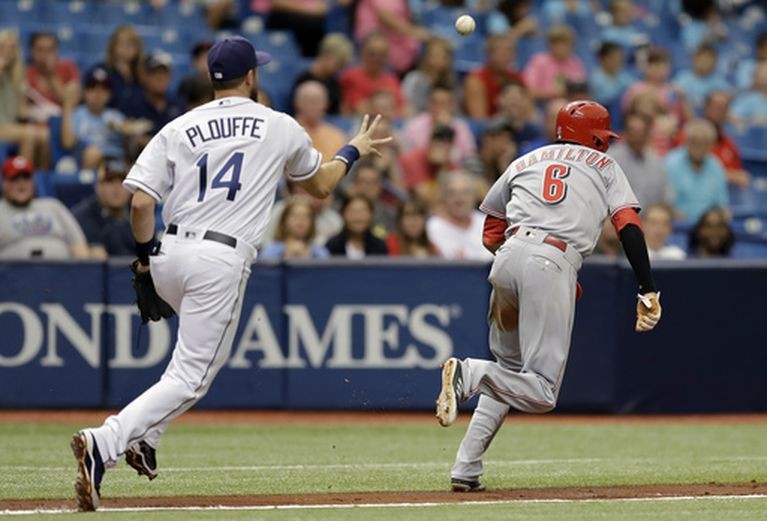 Smith, Rays finally catch Hamilton in rundown, beat Reds 8-3 (Jun 21, 2017)