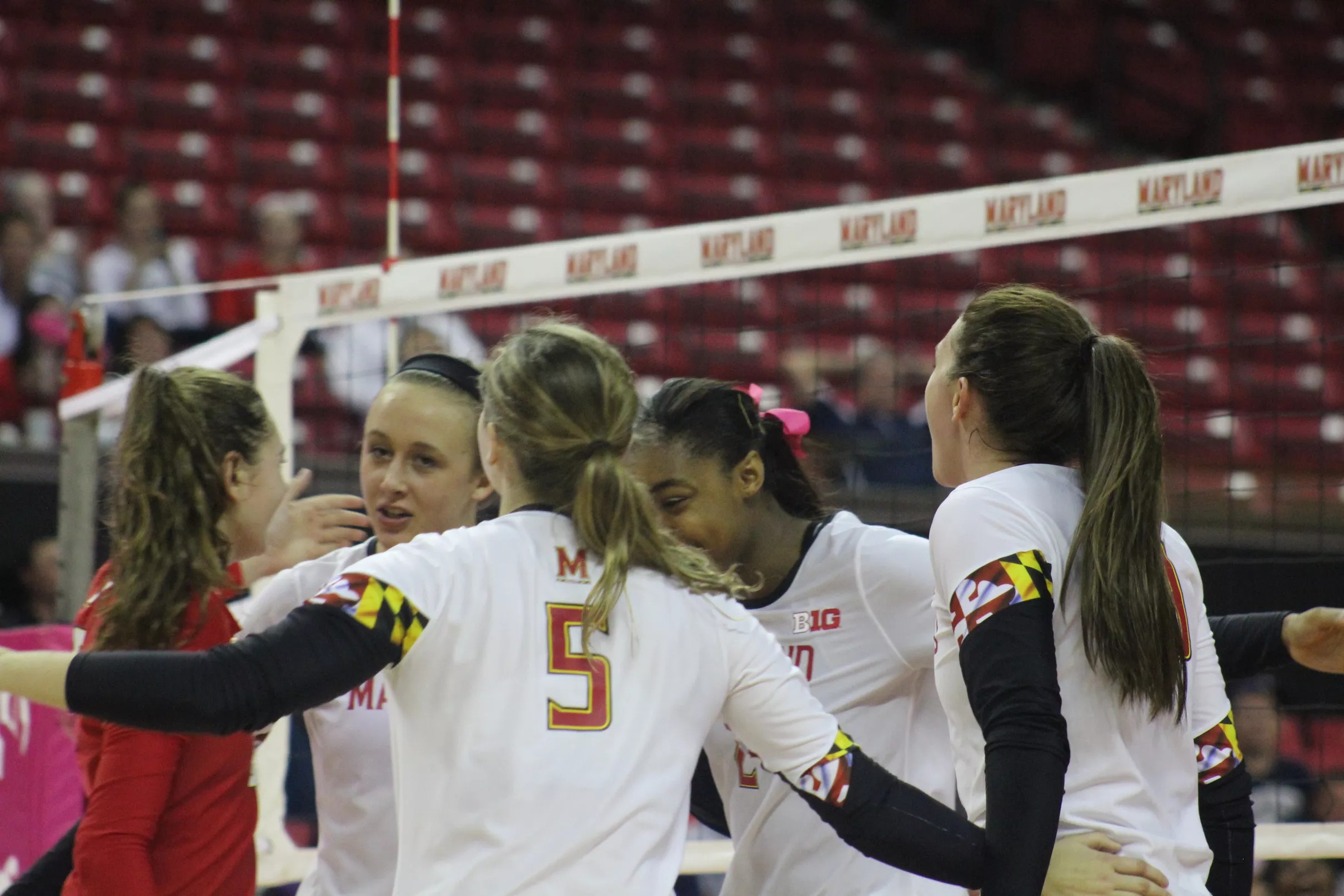 Maryland volleyball hangs on for dramatic 5-set win over Ohio State