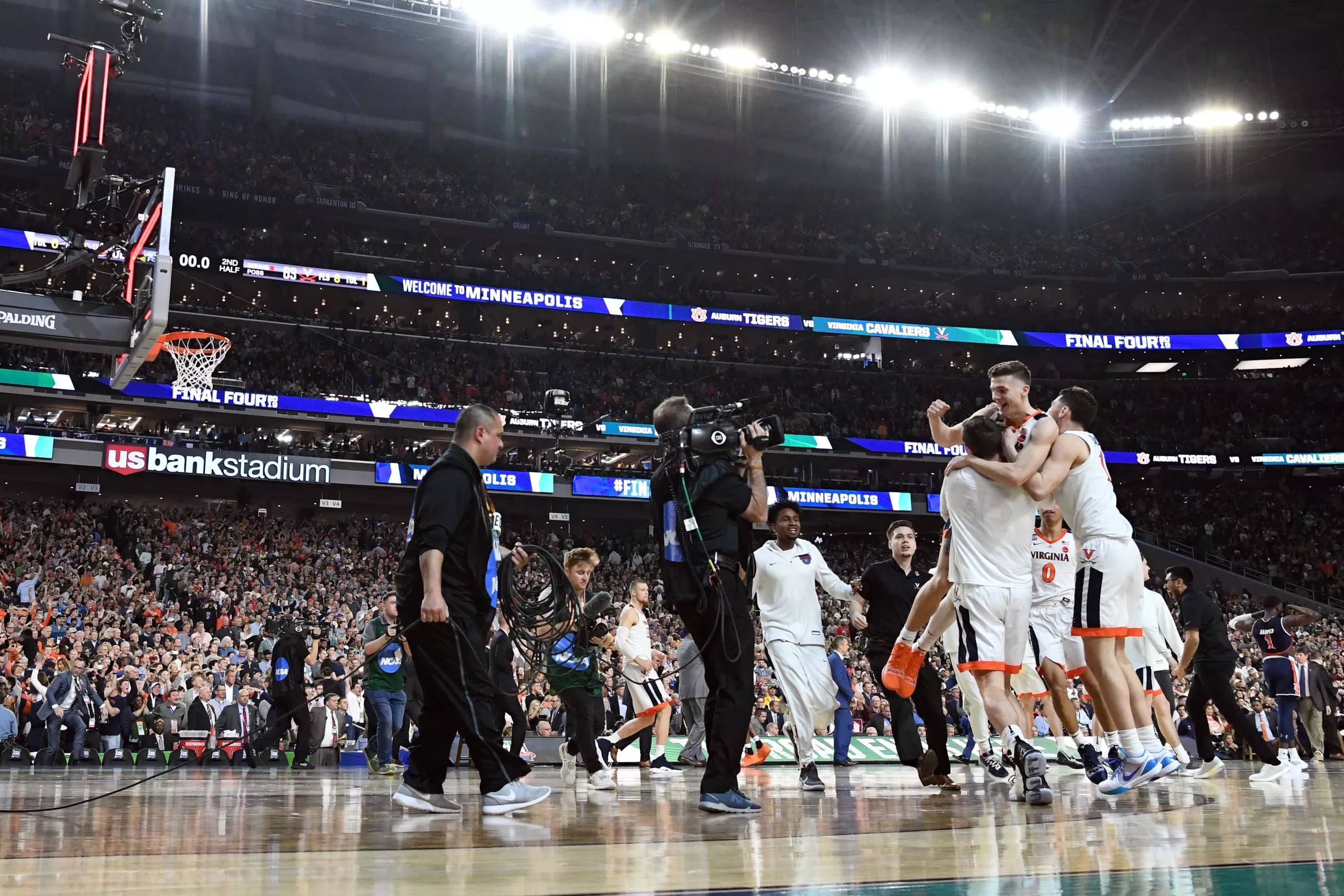 Final Four: The best images from Virginia’s win over Auburn