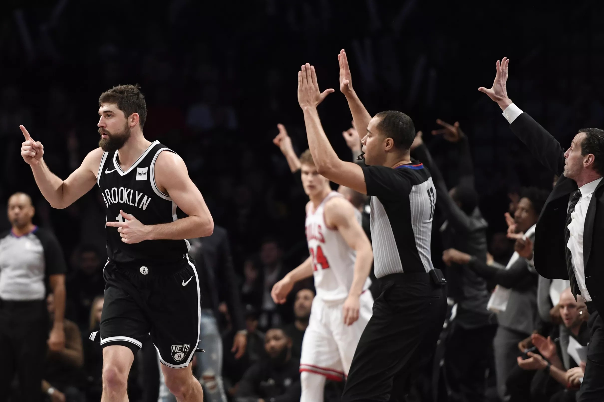 Joe Harris featured, women’s basketball and tennis post wins