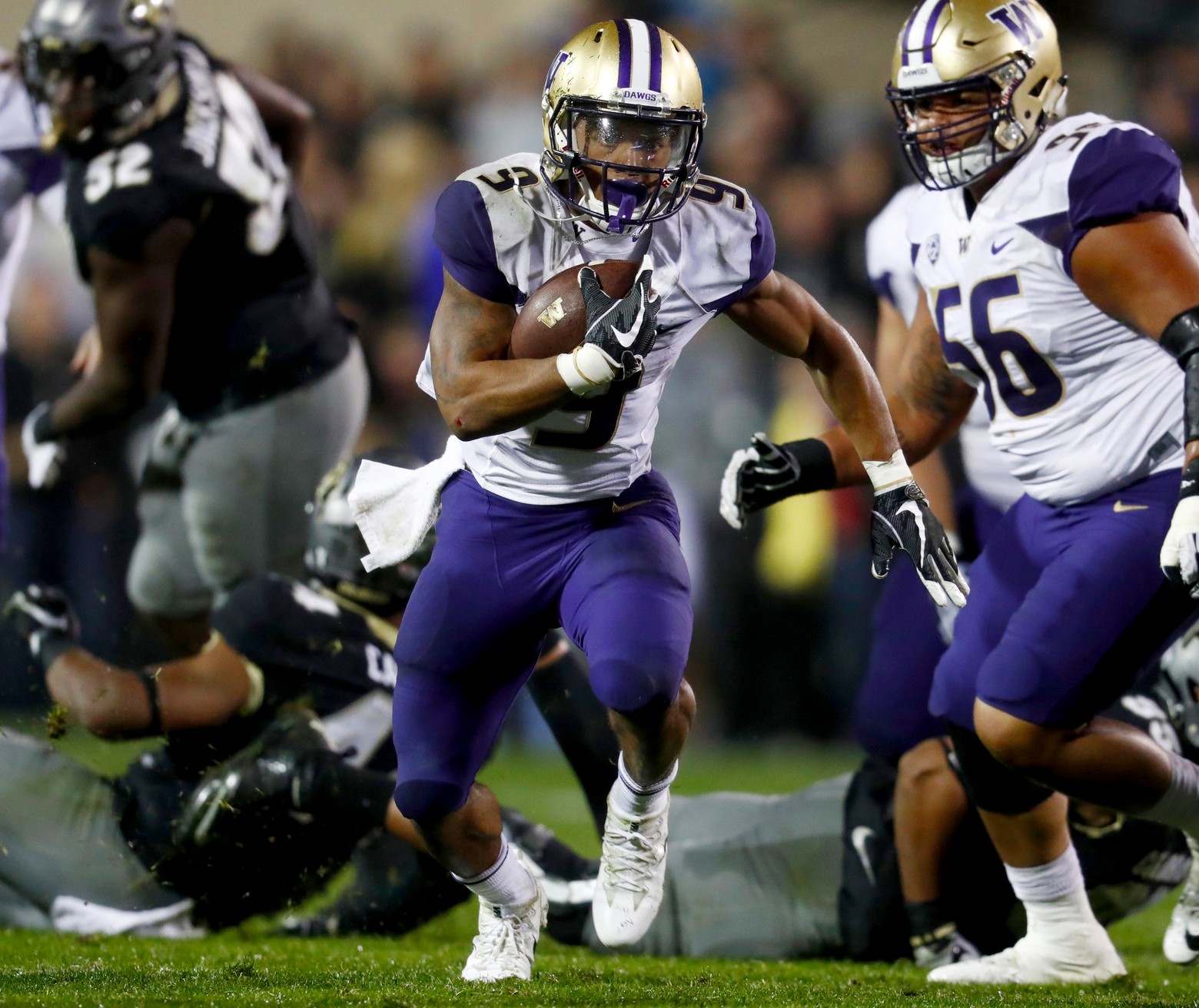 Myles Gaskin moving up Washington’s career rushing list and in ...