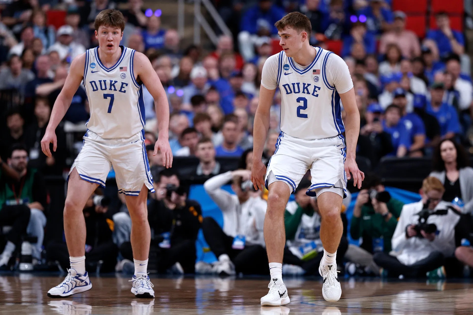 How to Build a Successful Roster in 2025