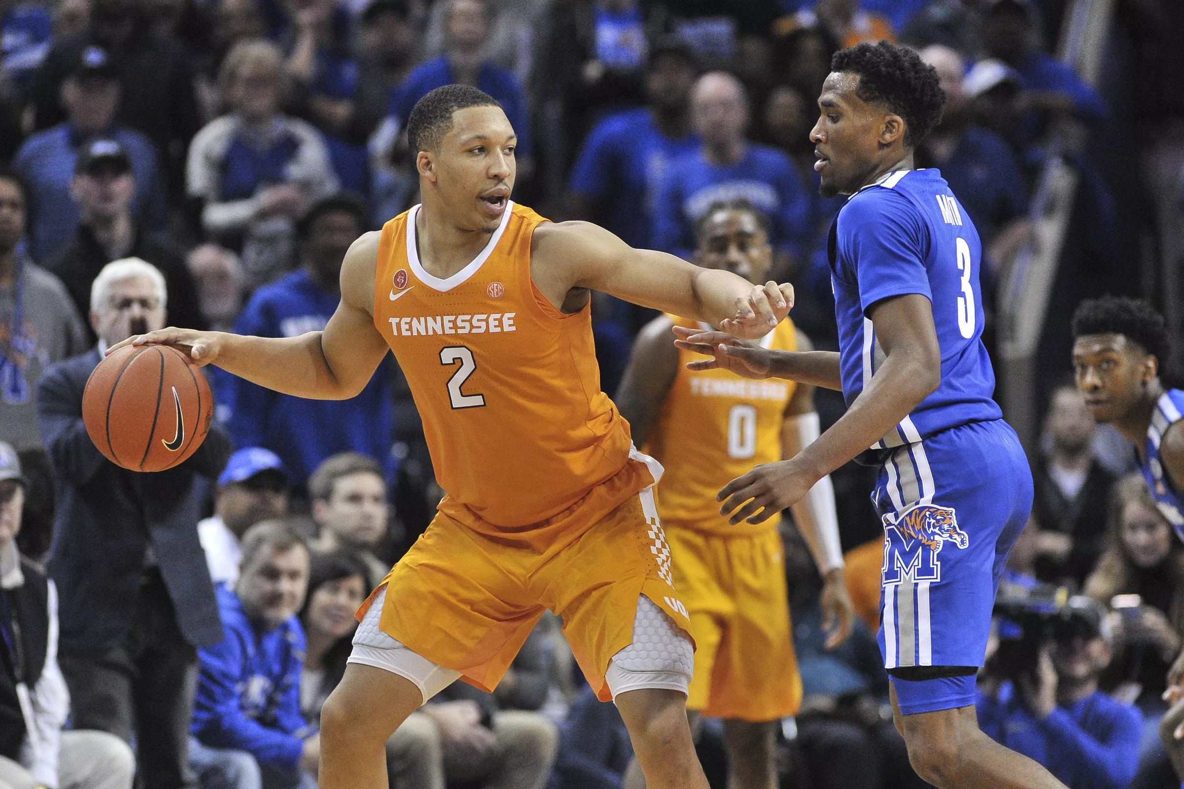 Tennessee holds steady in the polls following win at Memphis