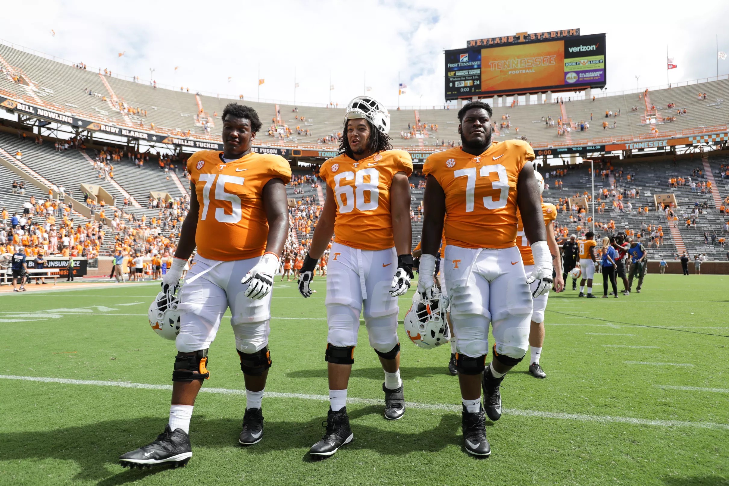 Pruitt: Tennessee may rotate eight to ten guys on the offensive line