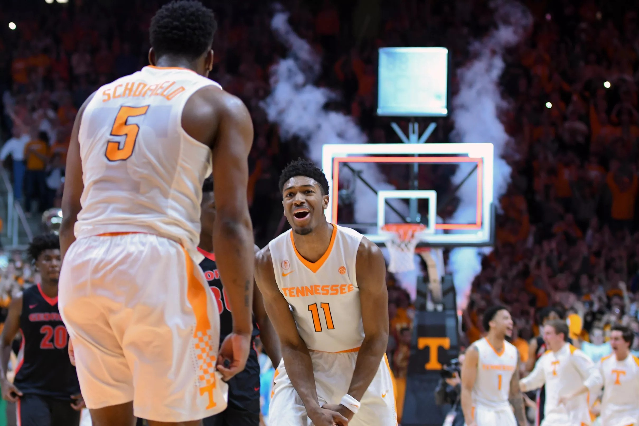 AP Top 25: Tennessee now leads the SEC in the AP poll