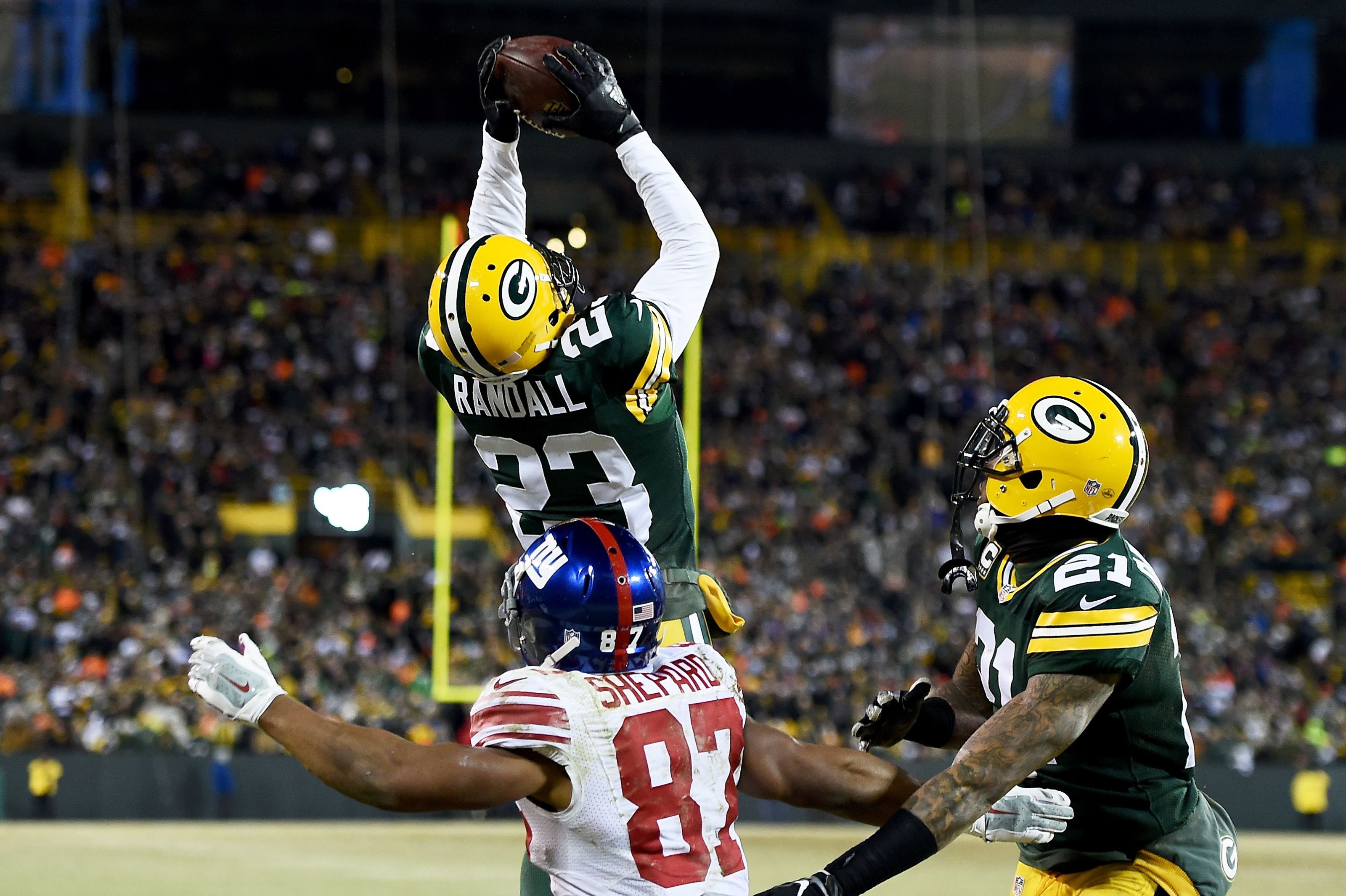 Cleveland Browns: Damarious Randall is a ‘ball-hawk’ says teammate
