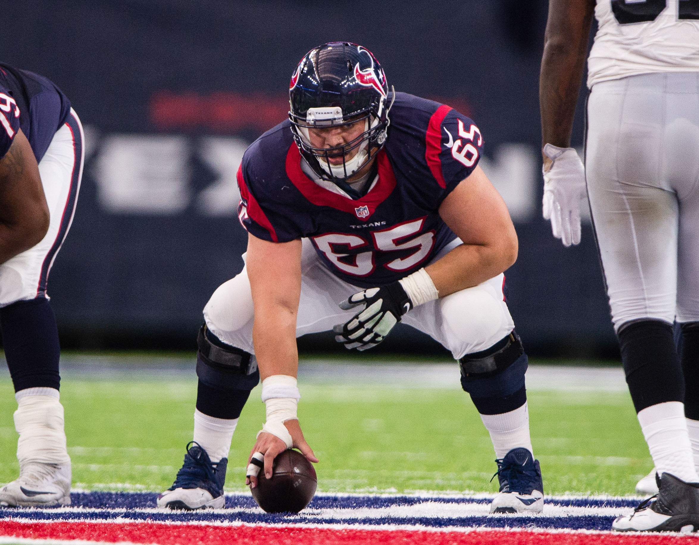 Texans’ position battle: Nick Martin vs. Greg Mancz