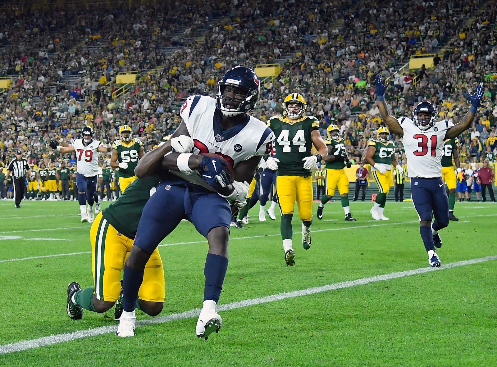Houston Texans re-sign talented tight end Jerell Adams to practice squad