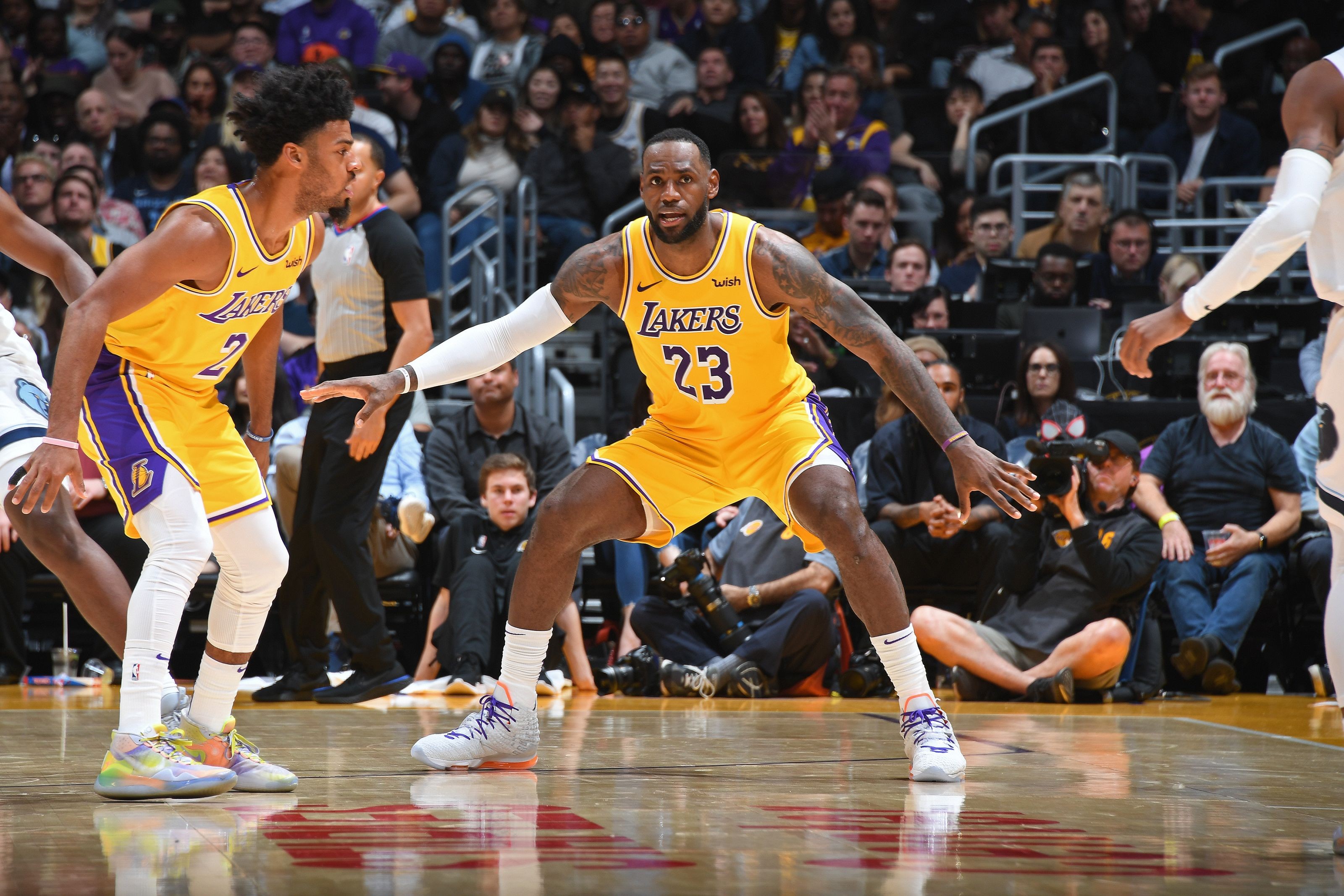 Los Angeles Lakers: Defense is dominating clutch situations
