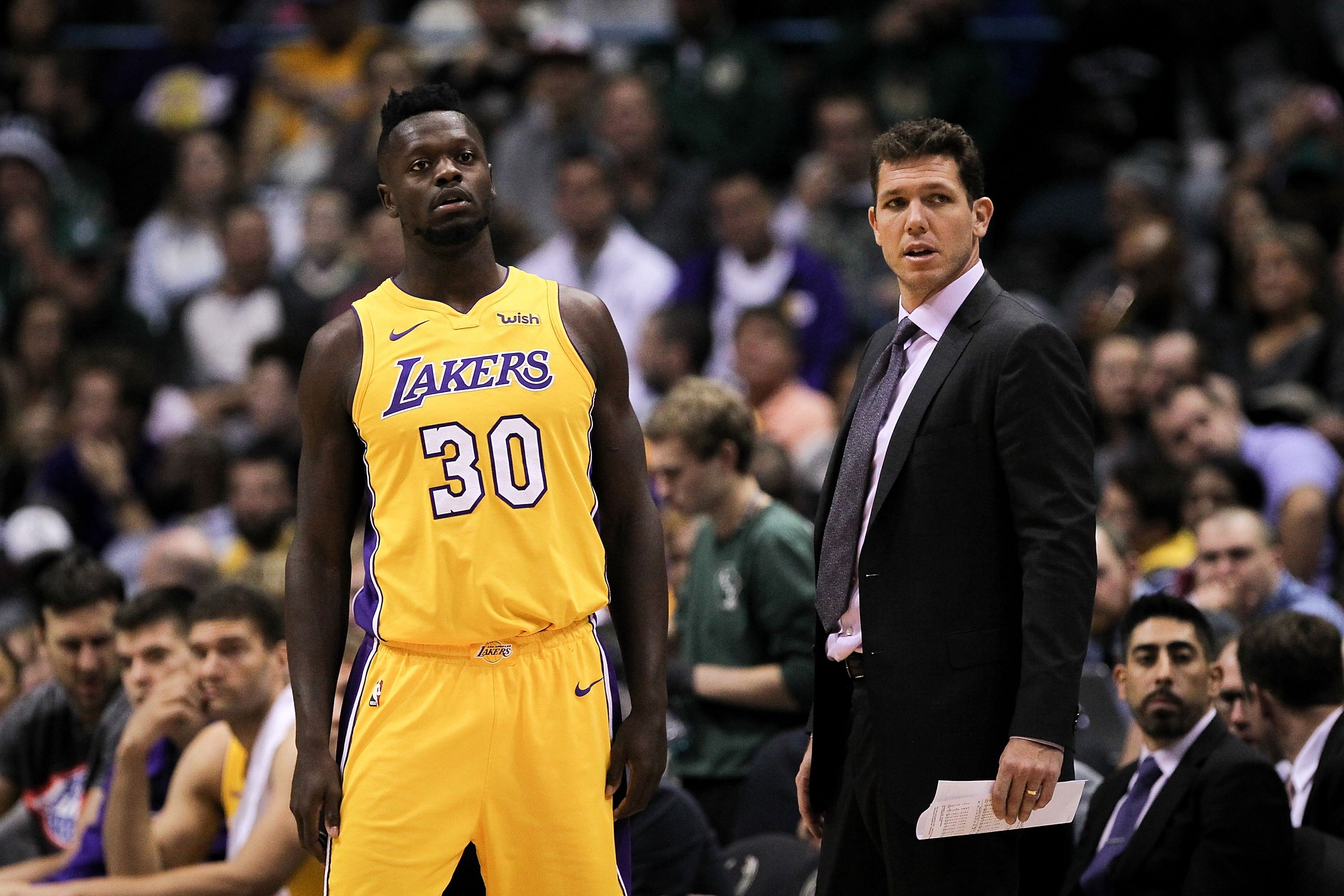 Los Angeles Lakers: Luke Walton not making lineups to appease players