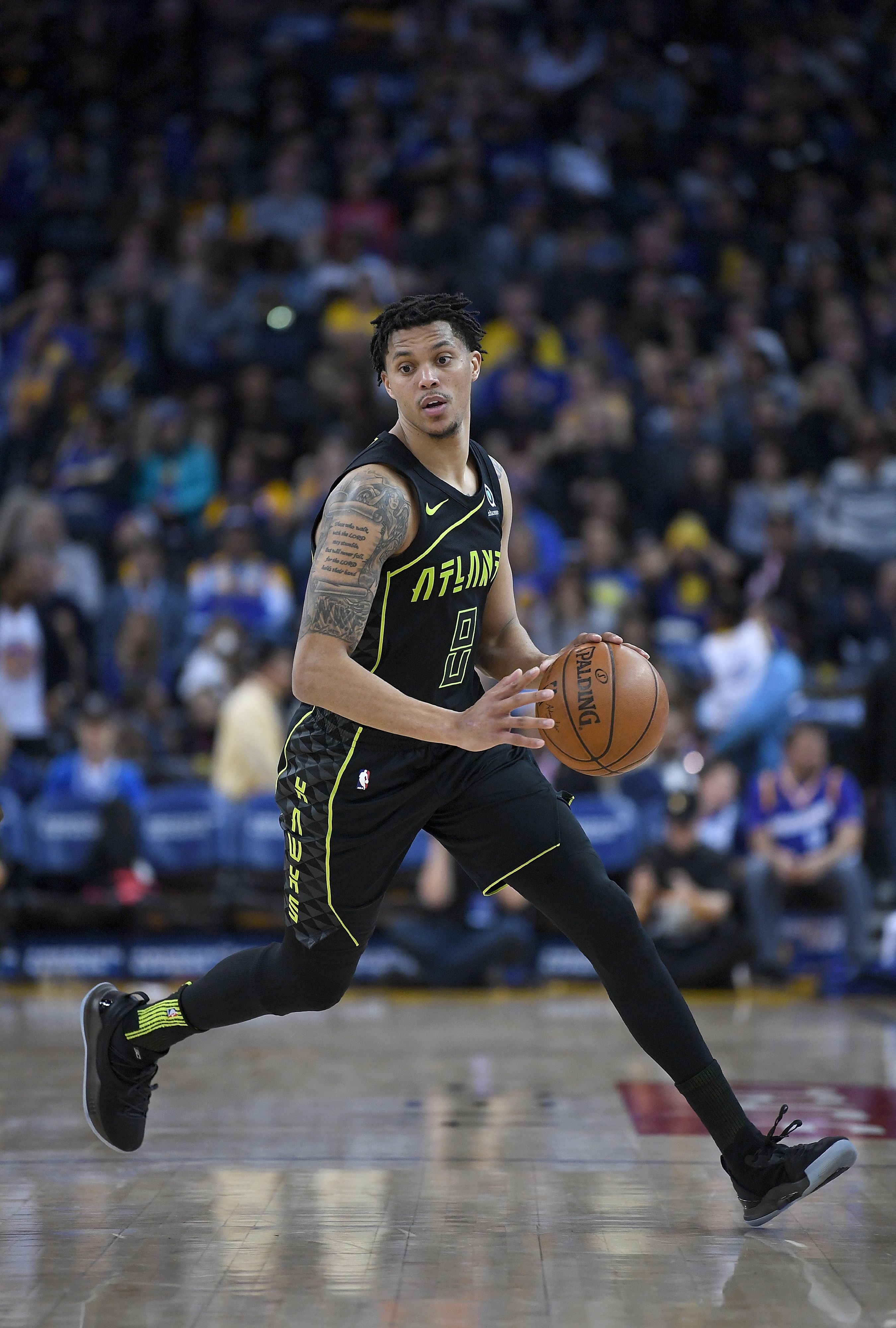 Hawks Sign Damion Lee For Rest of Season