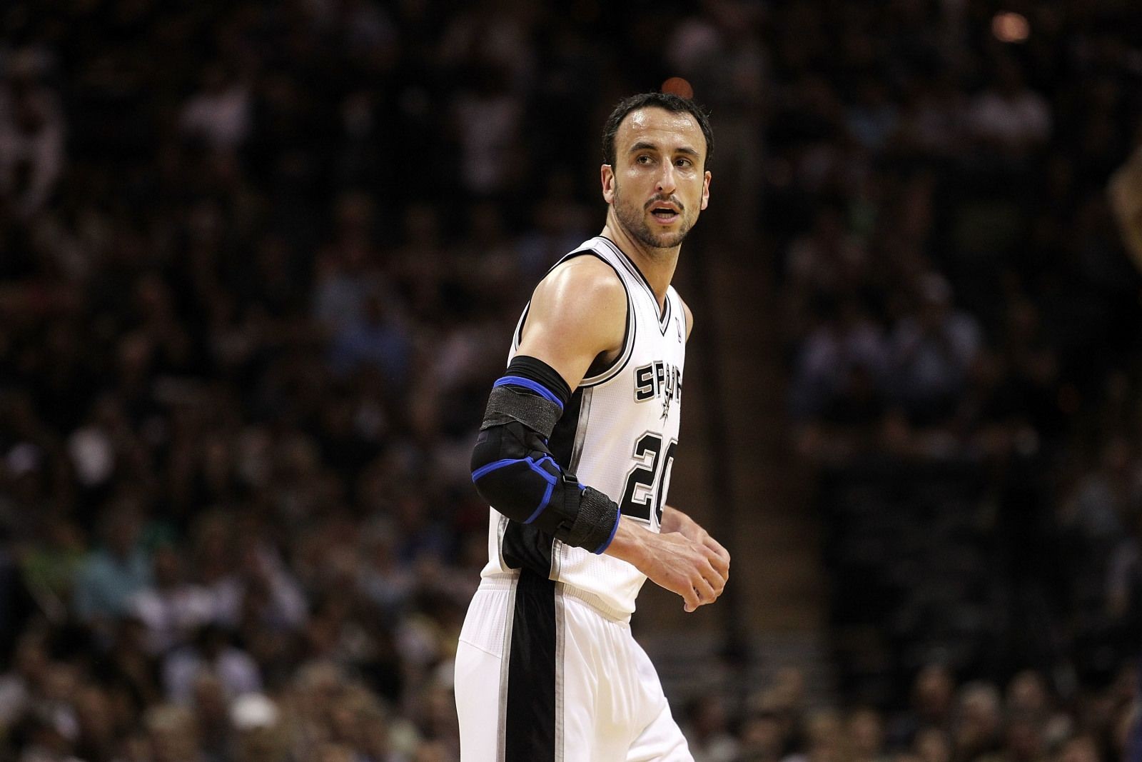 San Antonio Spurs: Is Manu Ginobili a Basketball Hall of Famer?