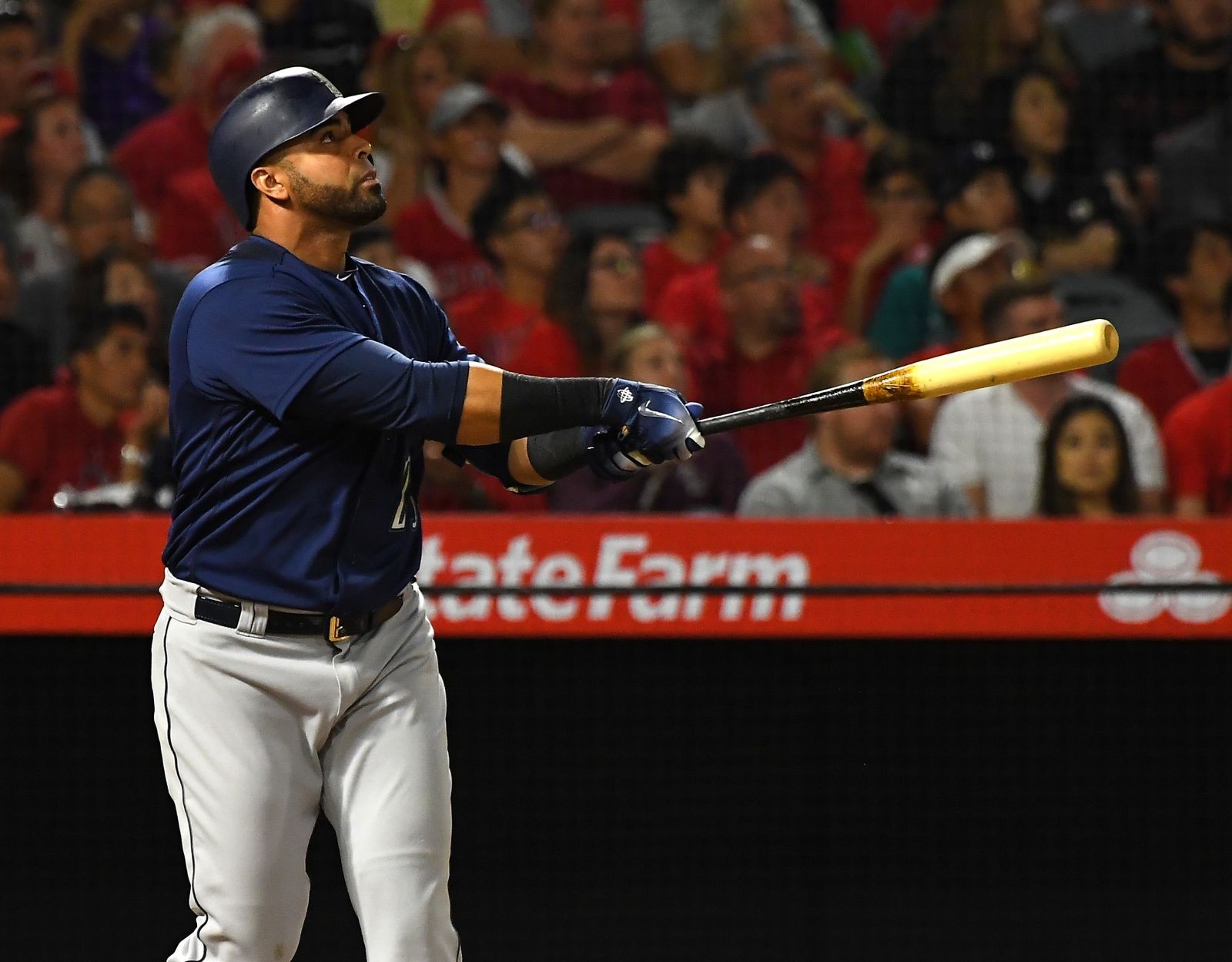 Astros appear interested in free agent slugger Nelson Cruz
