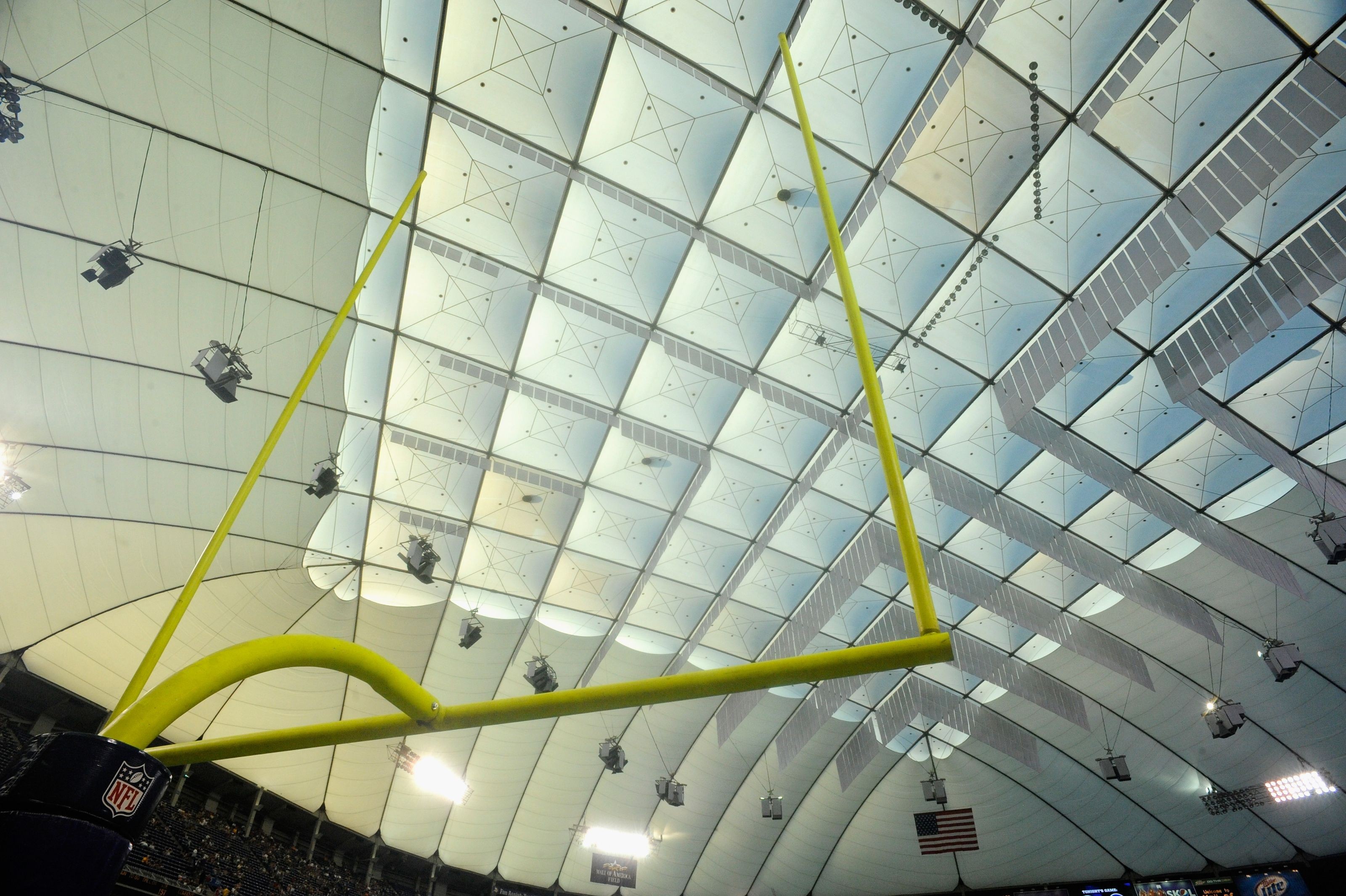 Minnesota Twins Daily Dip: April 26, 2018, Metrodome Roof Collapse