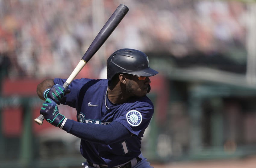 Kyle Lewis wins MLB Players Association AL Outstanding Rookie award