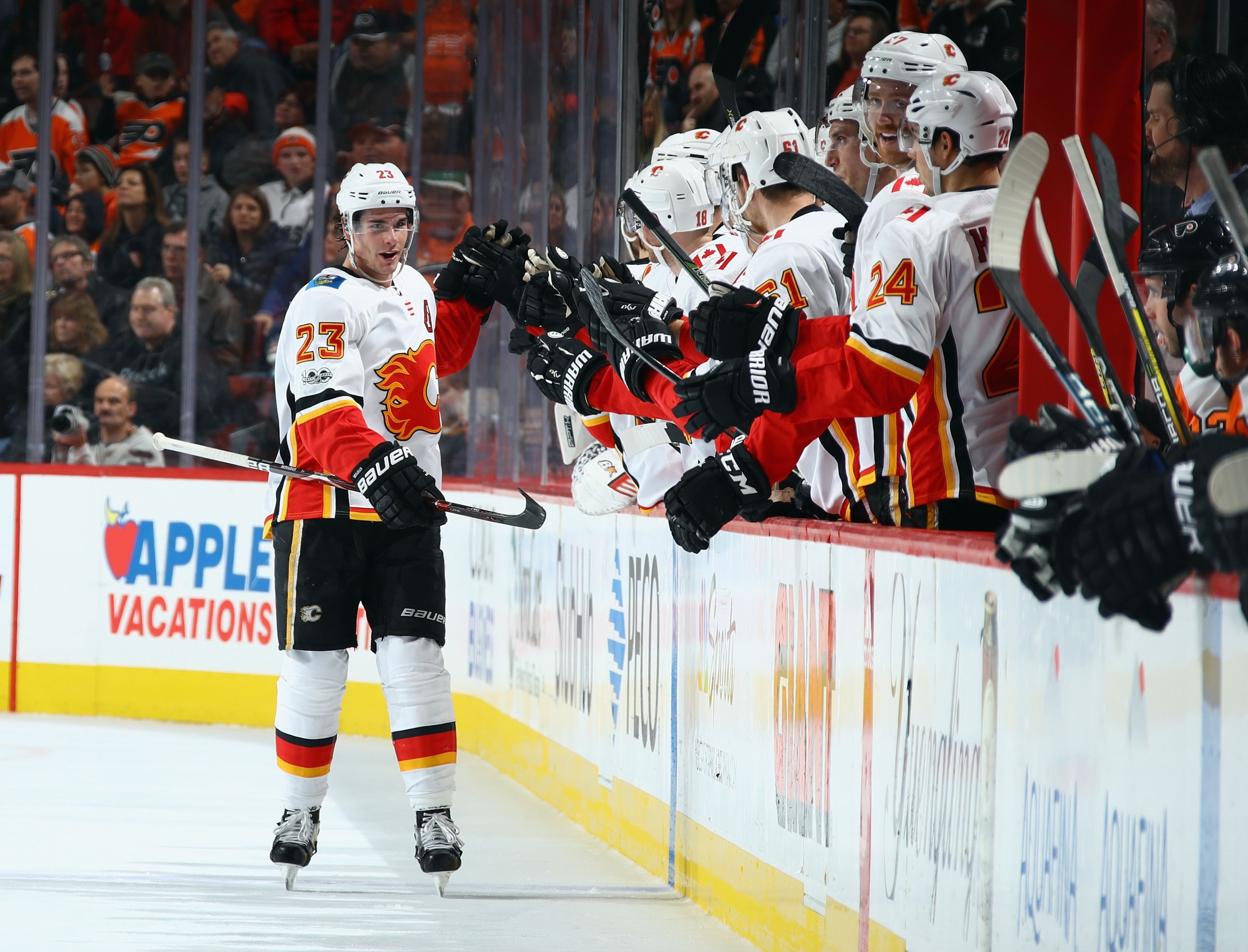 Calgary Flames C Sean Monahan scores first hat trick against Flyers