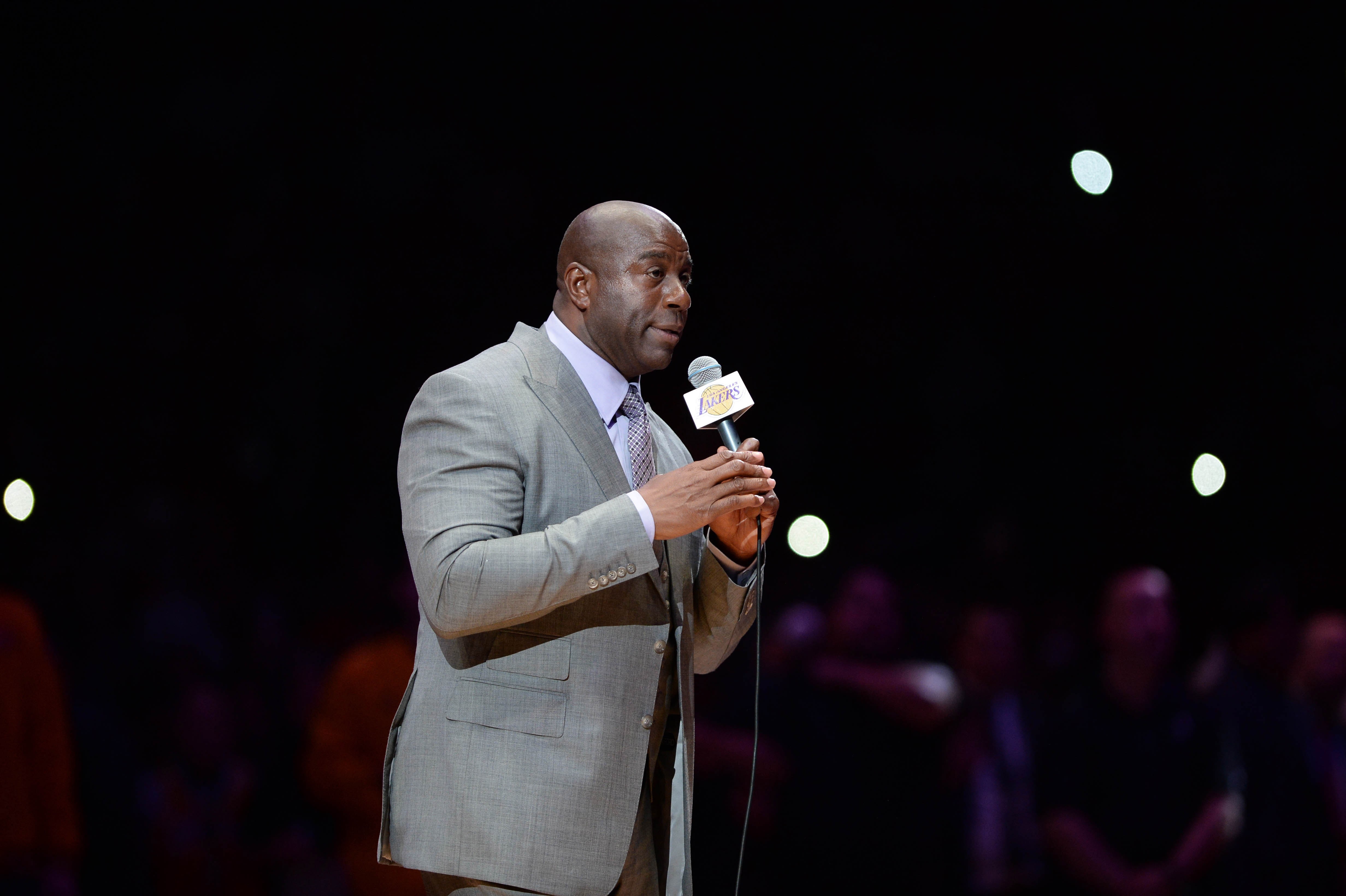 Amazing picture of Greg Kelser, Magic Johnson surfaces (Photo)