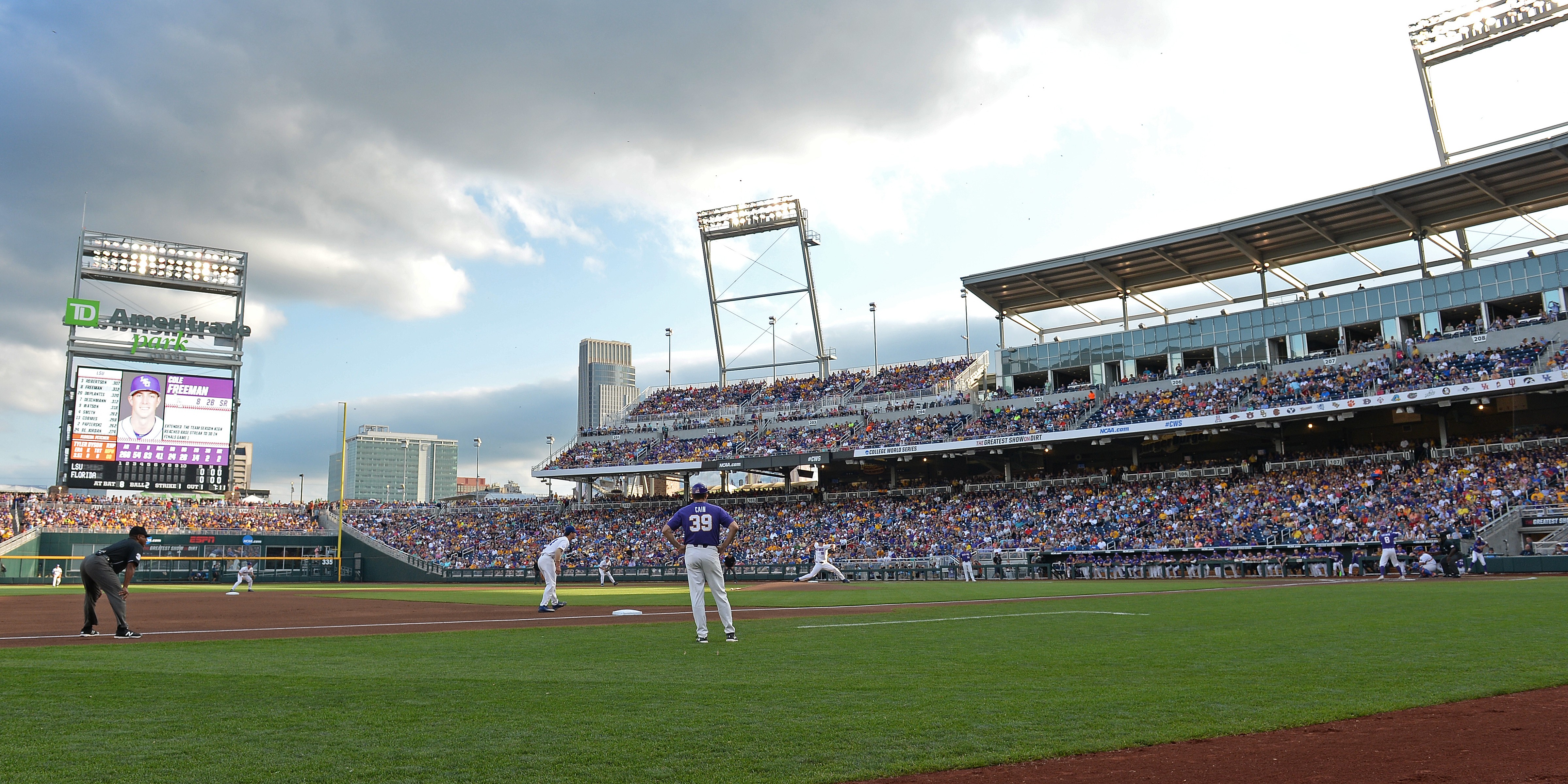 UNC Baseball: Tar Heels considered a favorite to reach 2018 College ...