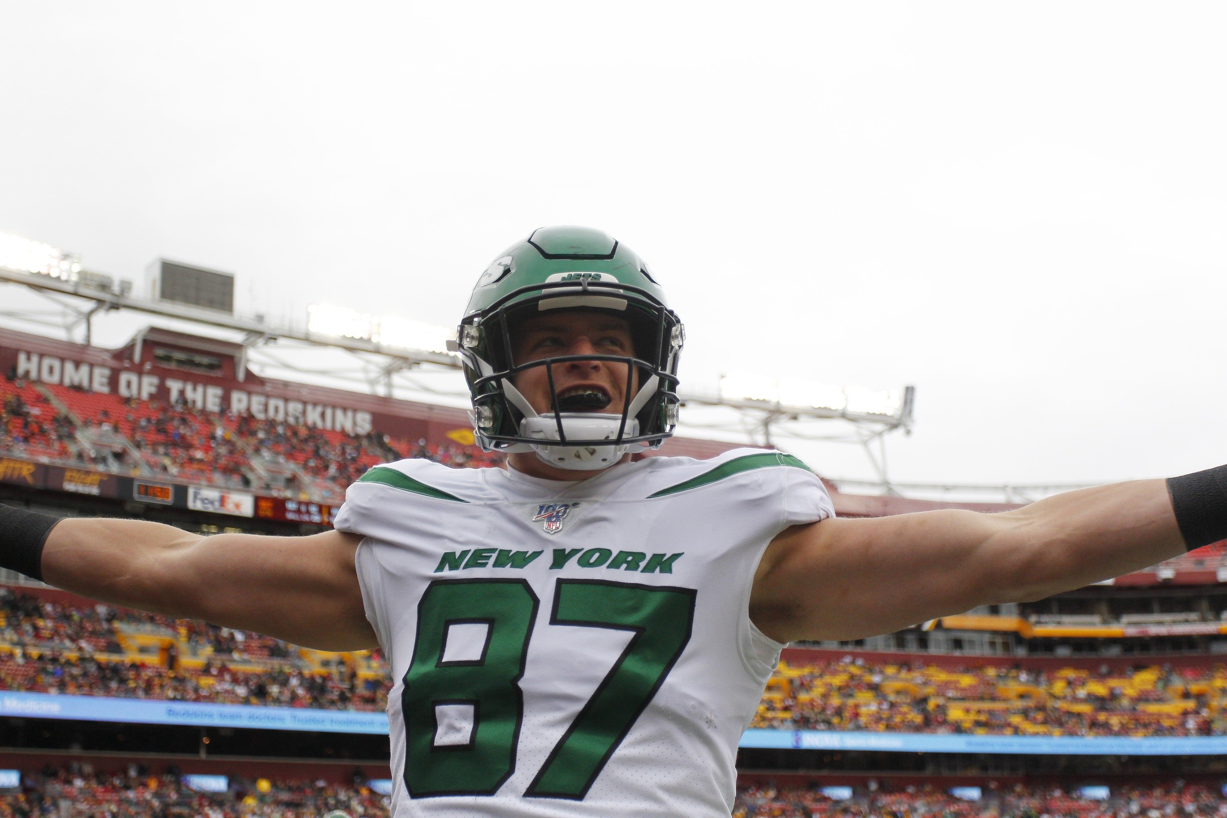 Jets Re-Sign TE Daniel Brown; Other Notes