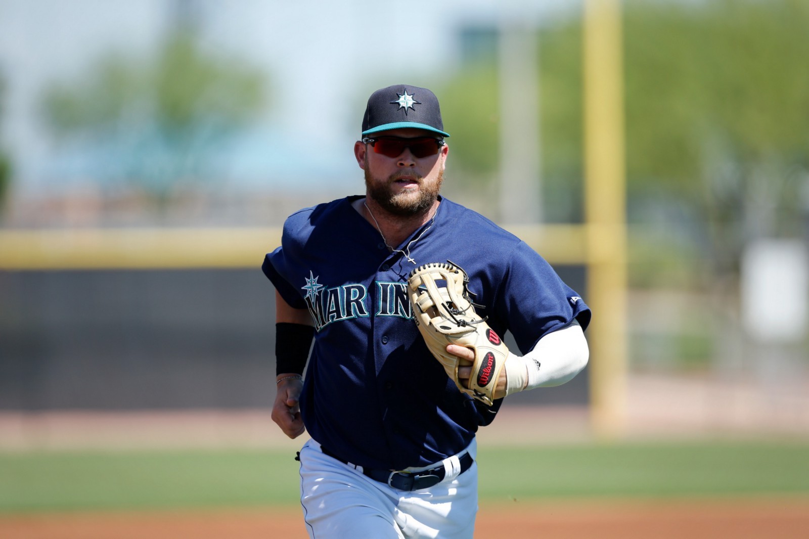 Mariners Trade OF Eric Filia to Boston