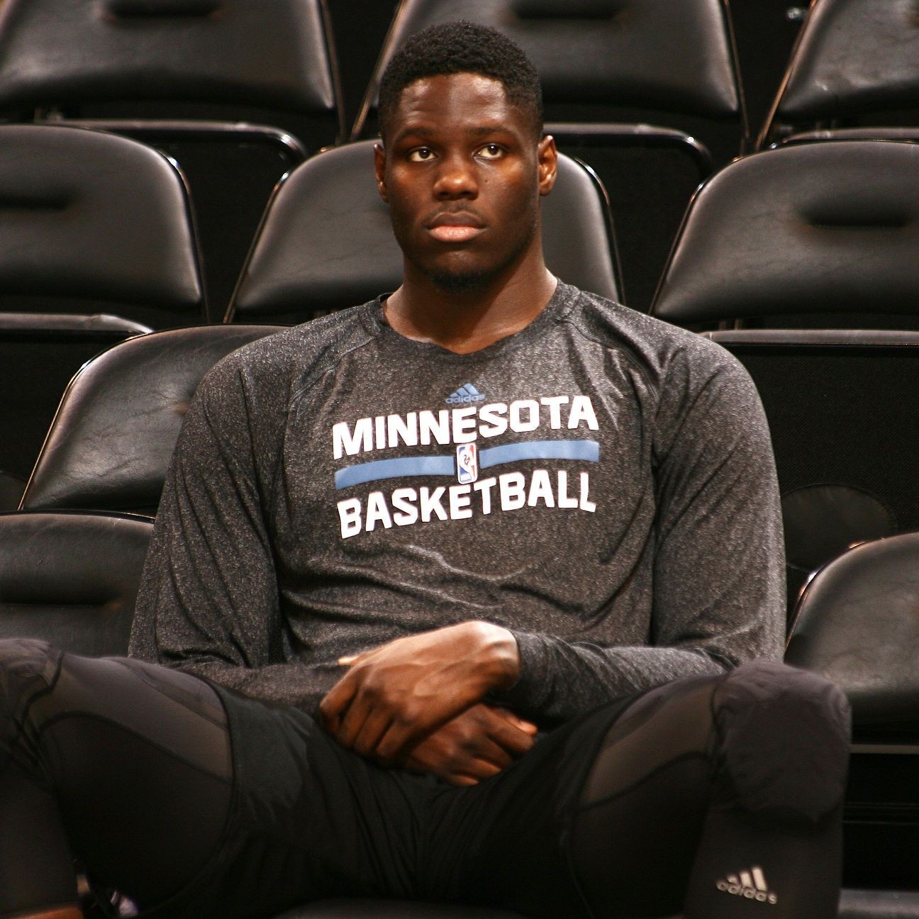 Ex-No. 1 overall Bennett inks deal with Raptors