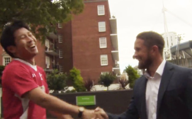 This Rugby Fan's Super-Excited Reaction To Meeting Shane Williams Will ...